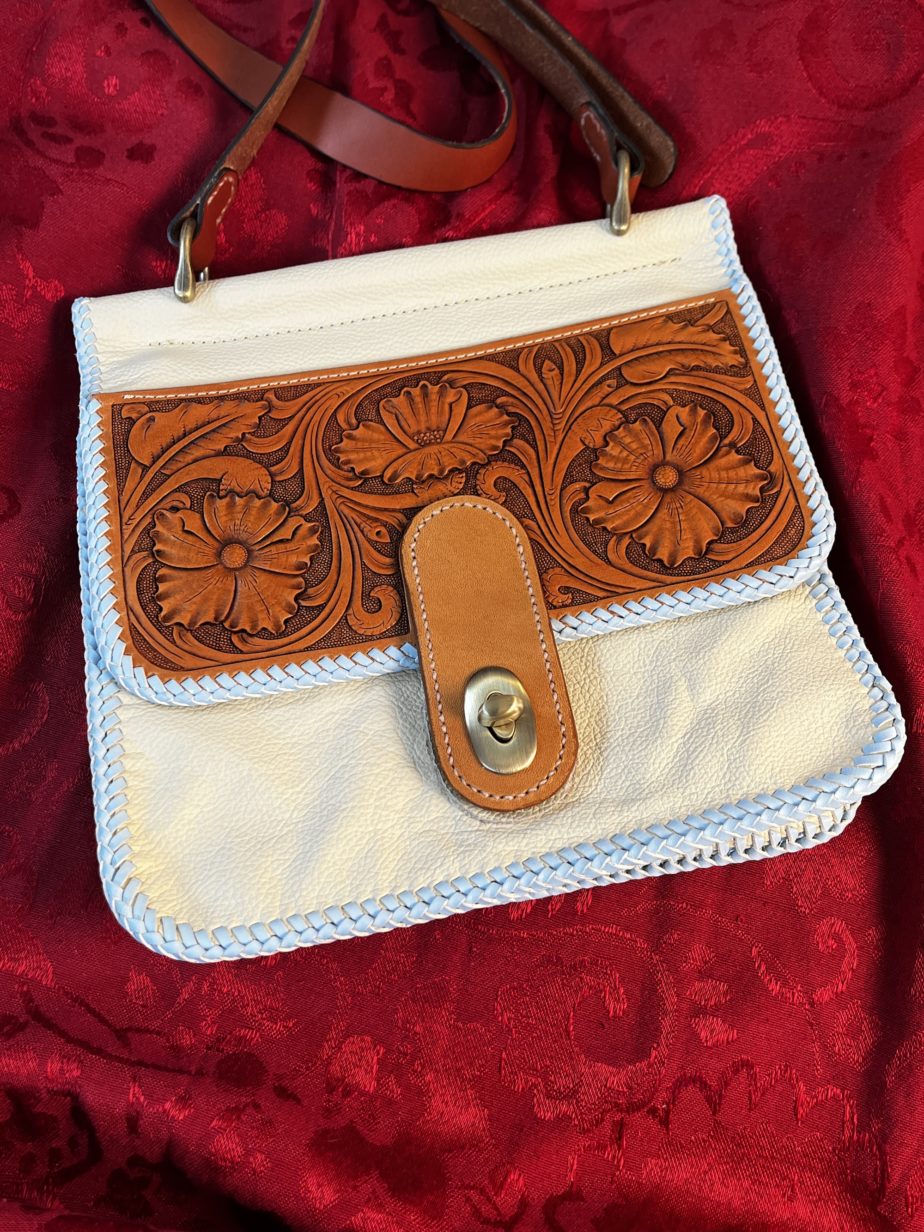 Some brief history of handbags and purses